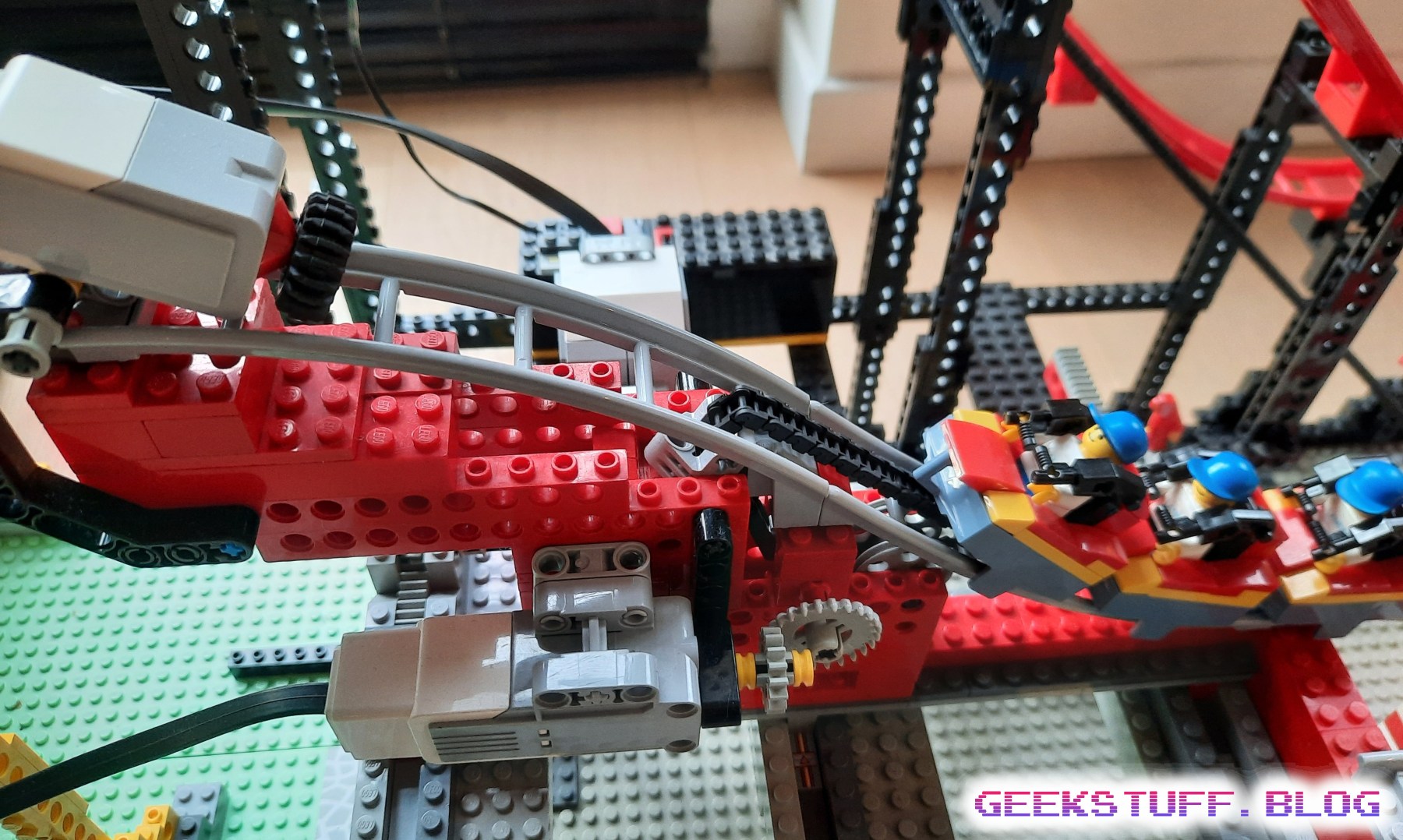 Lego Roller coaster – Geek stuff