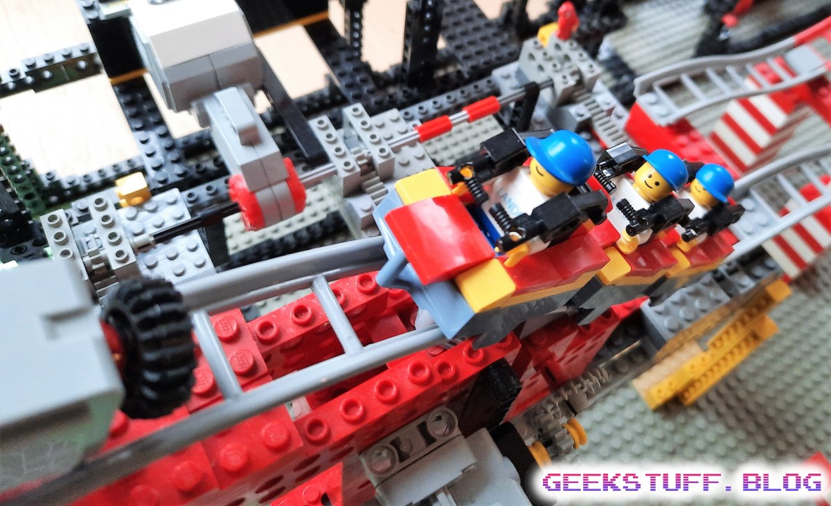 Lego Roller coaster – Geek stuff